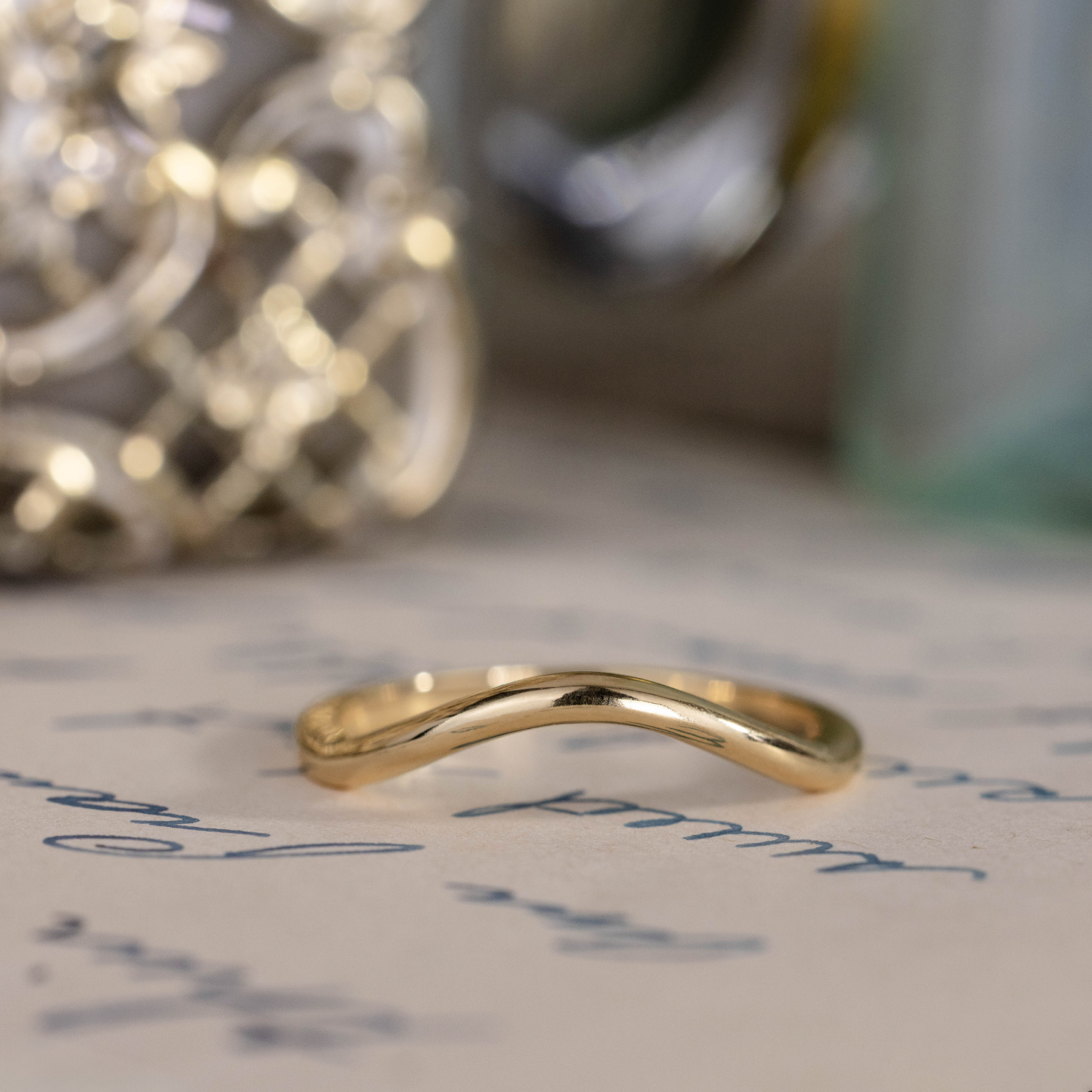 The Lumen - Simple Curved Solid Gold Contour Band – Rustic and Main