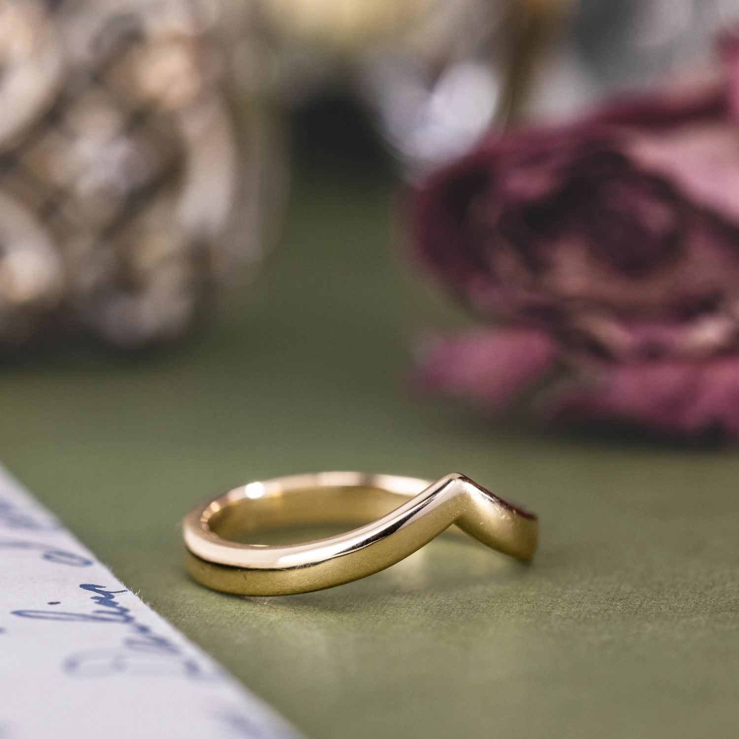 Solid Gold V-Shaped Contour Wedding Band – Rustic and Main