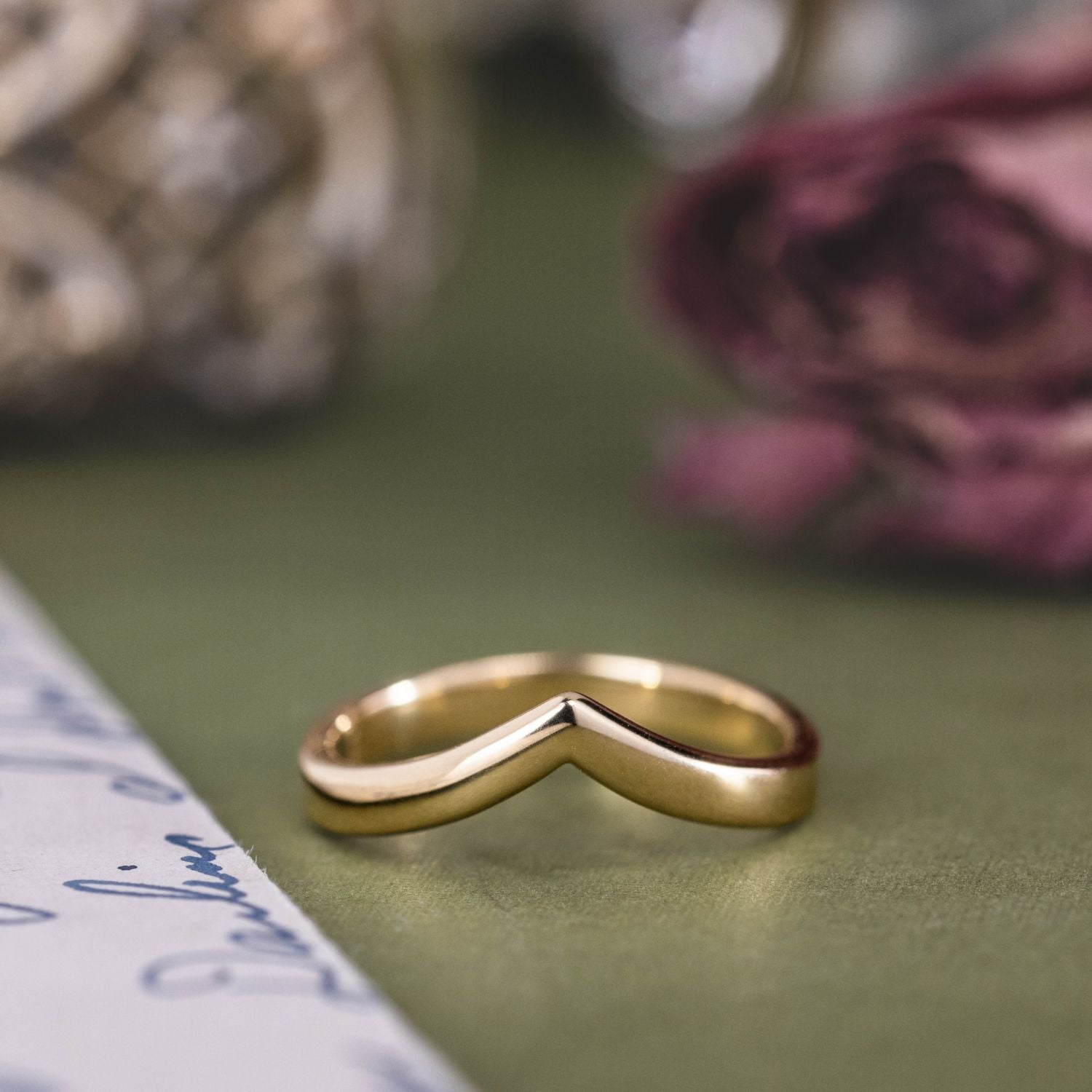 Solid Gold V-Shaped Contour Wedding Band – Rustic and Main